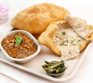 Om Chole Bhature Delhi Wale in Sushant Lok Gurgaon | Order Food Online ...