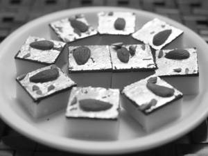 Singla's Sweets, Bakery & Restaurant in Tilak Nagar Delhi | Order Food ...