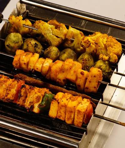 Mad Over Grills Vijay Cross Road in Navrangpura Ahmedabad | Order Food ...