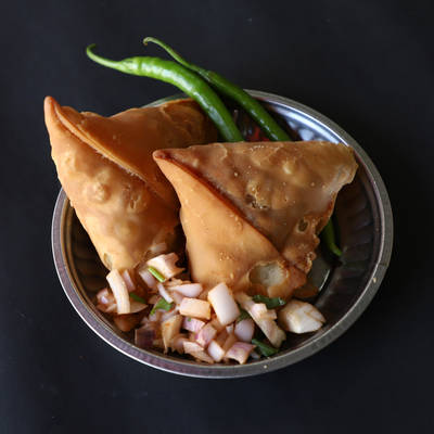 Manmohan Samosa in Diwalipura Vadodara | Order Food Online | Swiggy