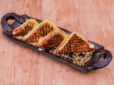 Balaji Sandwich (Two Slices) | Home delivery | Order online | Mavdi ...