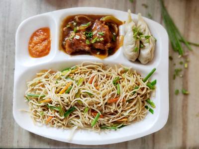 Papa Chow in Tangra Kolkata | Order Food Online | Swiggy