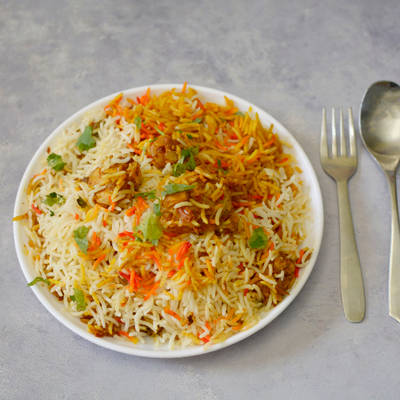 Bera Samosa in Lal Darwaja Ahmedabad | Order Food Online | Swiggy